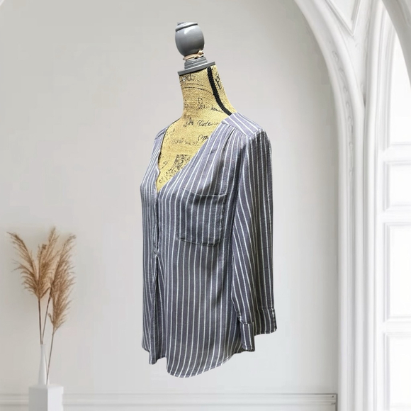 Fred David | Tops | 27 Womens Fred David Blouse Grayblue And White ...